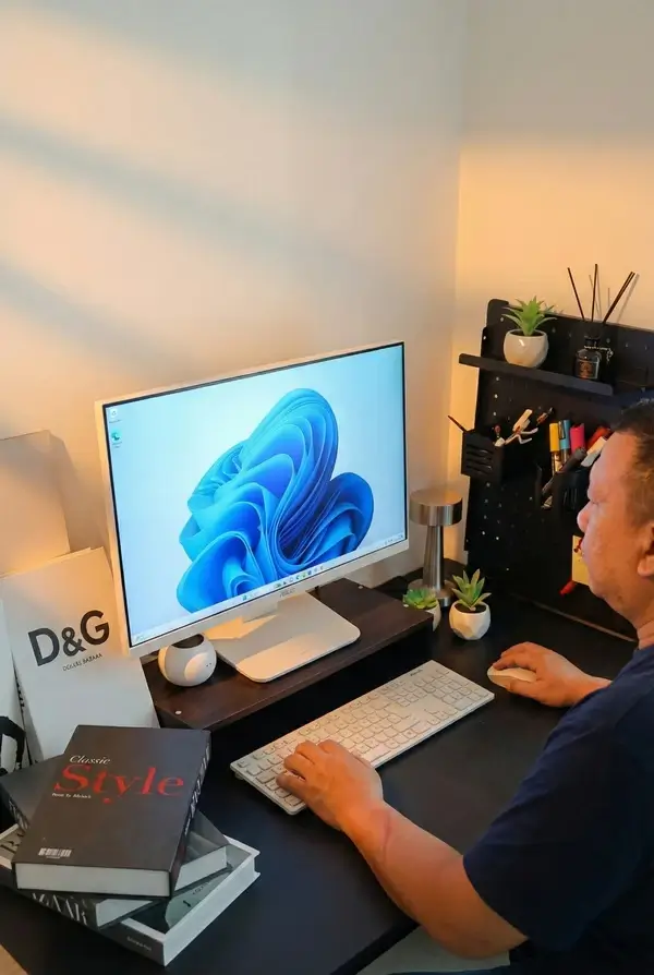 ASUS AiO V400, The Most Aesthetic Workstation!